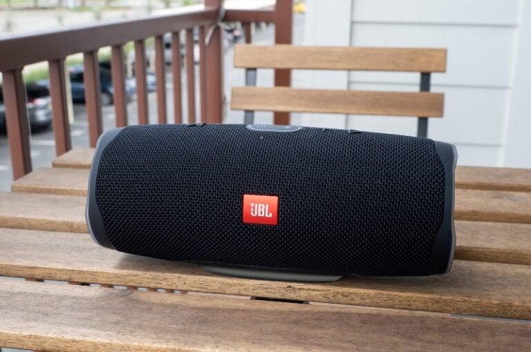 JBL Charge 3 vs JBL Charge 4 - UBG